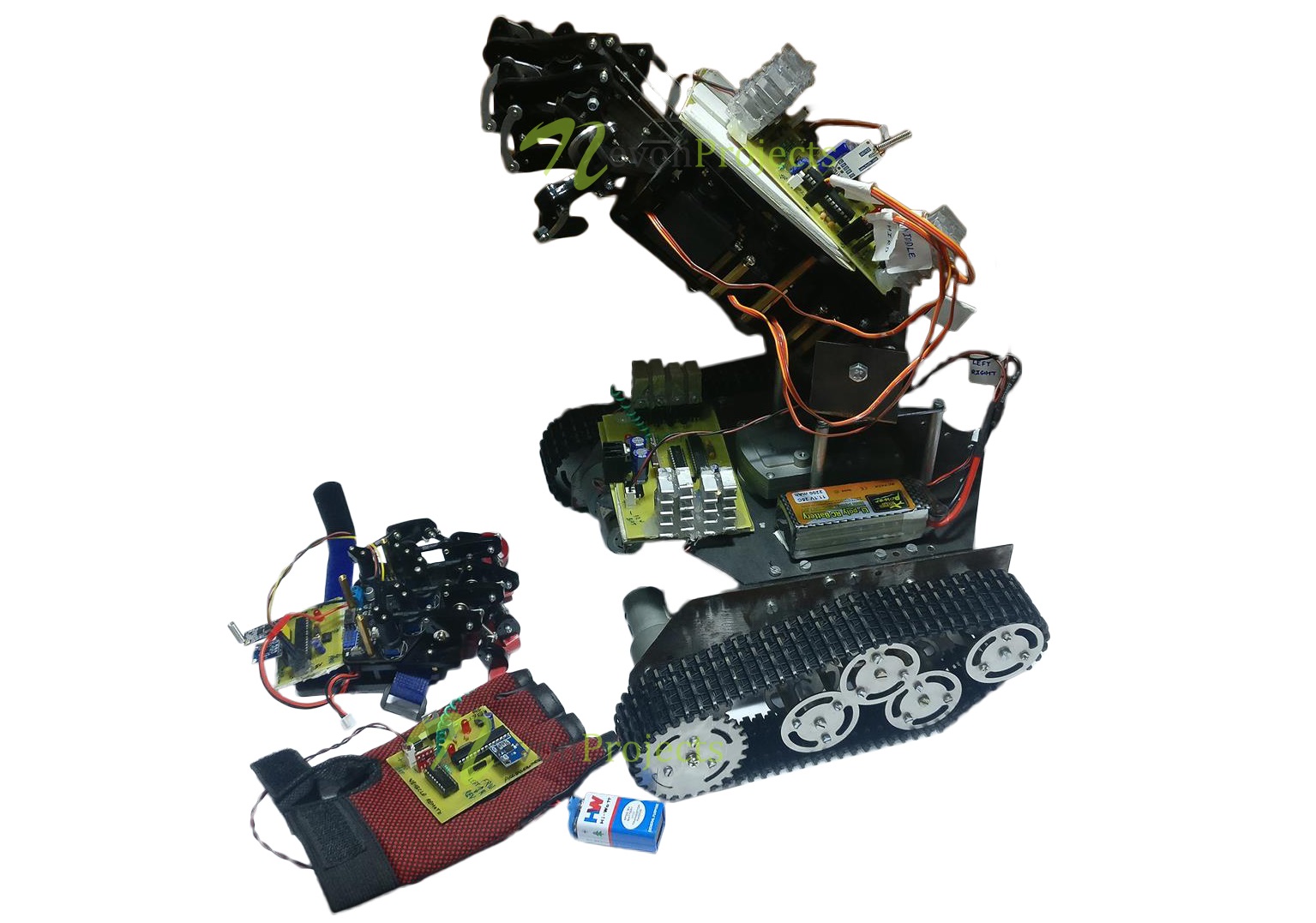 Wireless Humanoid Bionic Arm on Robotic Vehicle